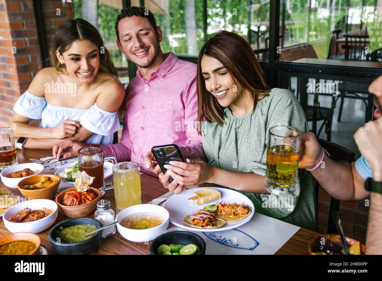 People group eating fast food hi-res stock photography and images - Alamy