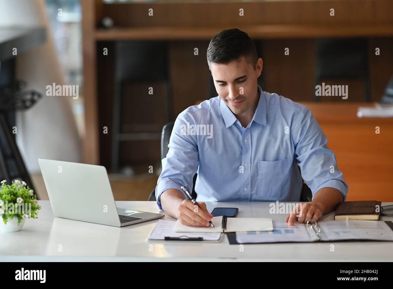 Checking reports hi-res stock photography and images - Alamy