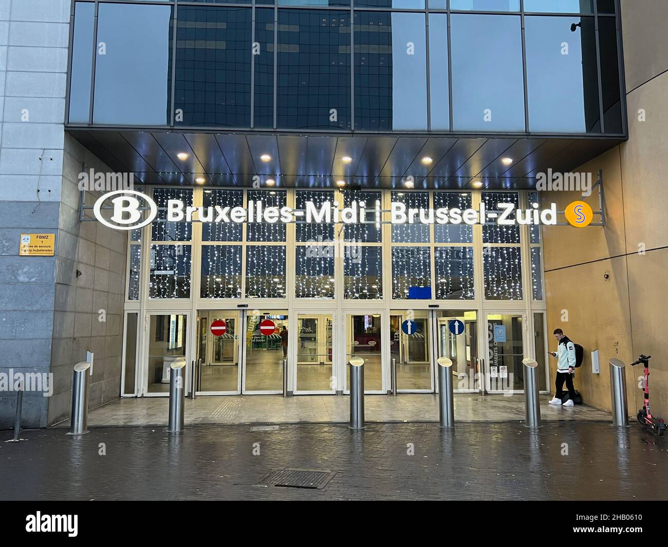 Passengers walk in the Bruxelles-Midi Brussel - Zuid (Brussels South ...