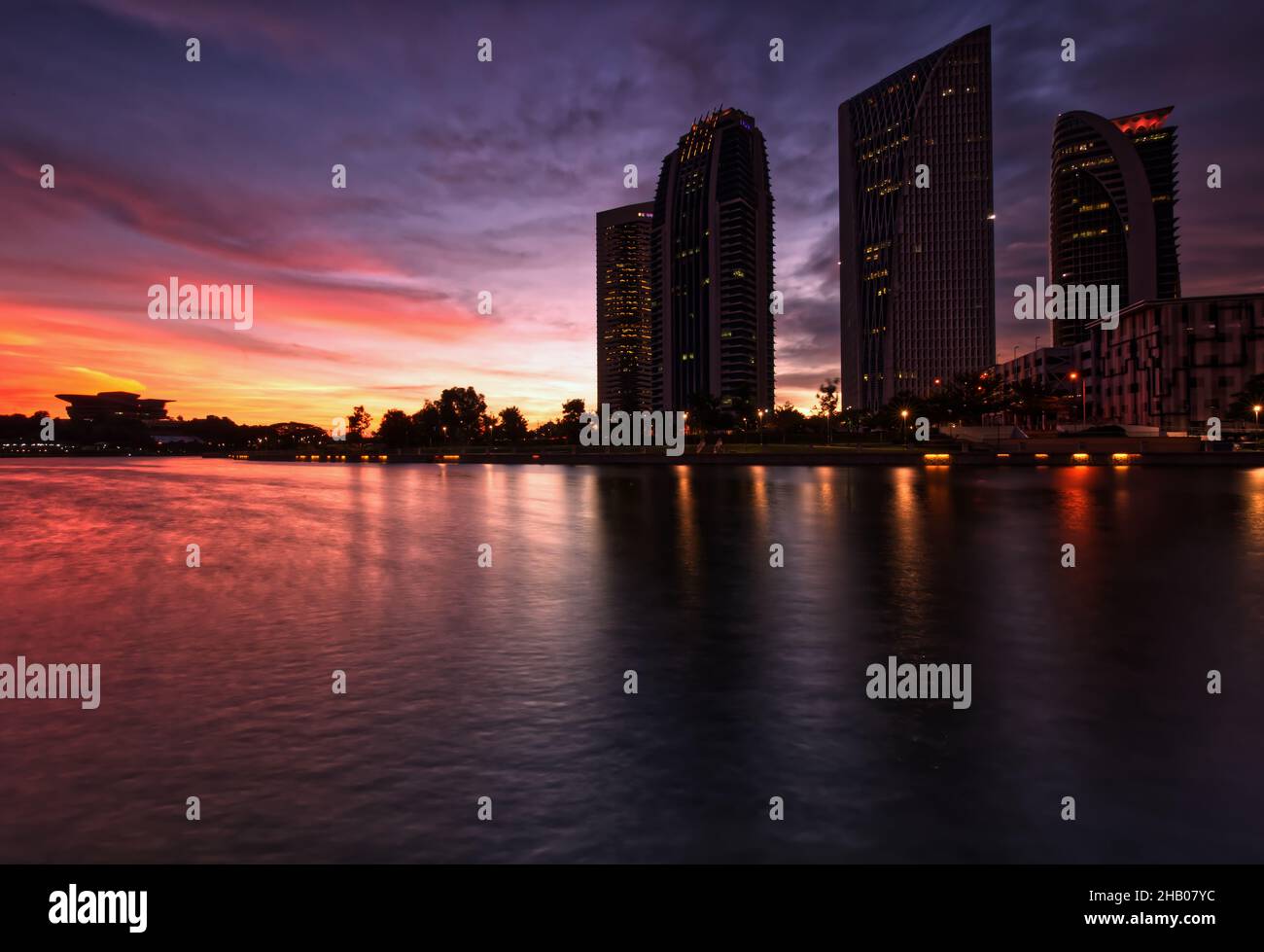 Putrajaya architecture building bridge hi-res stock photography and ...