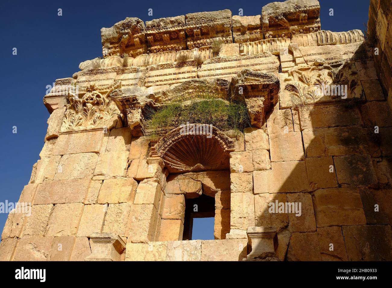 Historical construction of Jerash in Jordan Stock Photo - Alamy