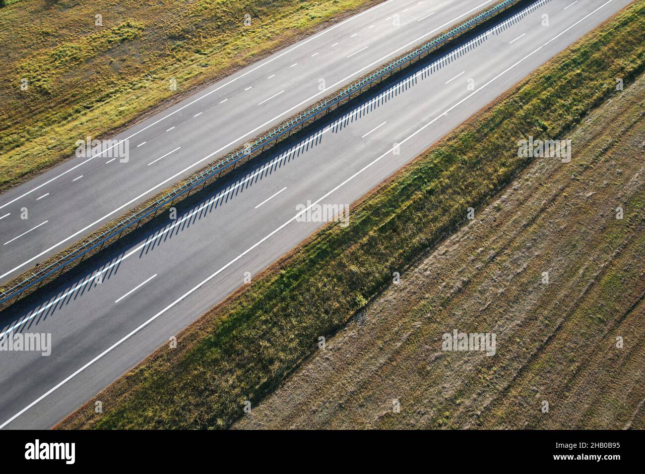 Empty highway hi-res stock photography and images - Alamy