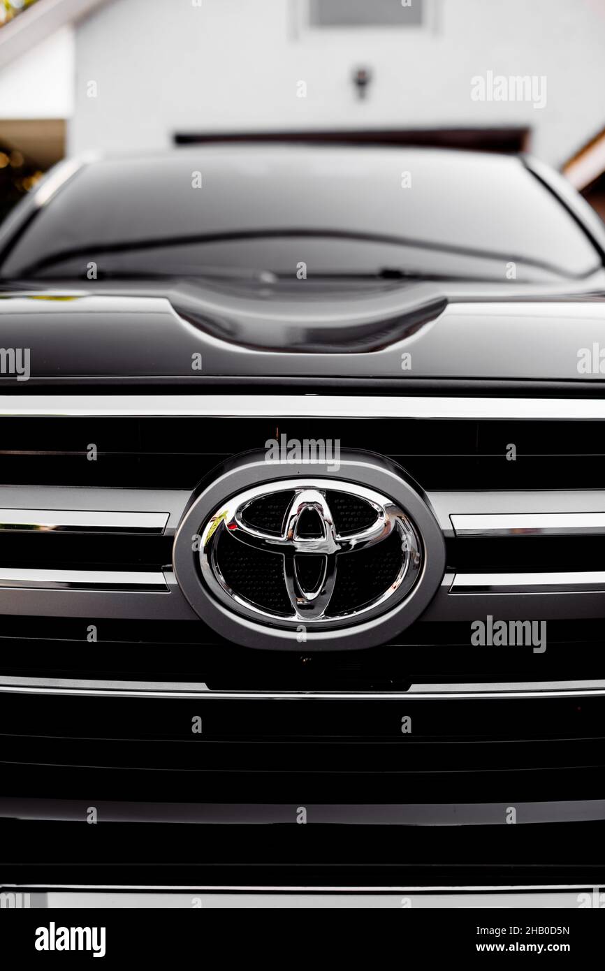 Toyota sign factory hi-res stock photography and images - Alamy