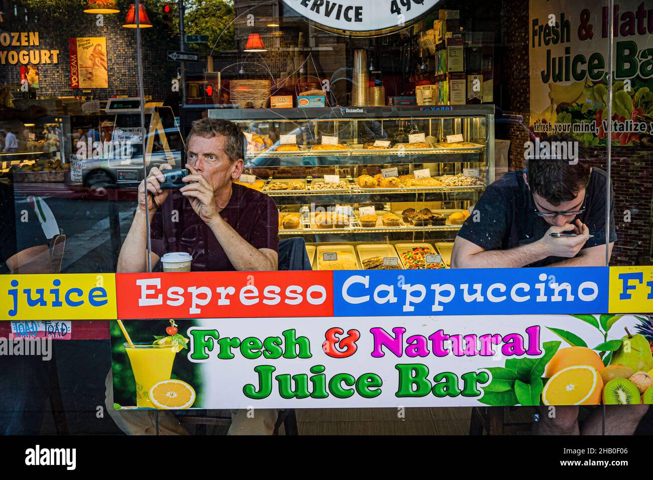 Men bar new york hi-res stock photography and images - Alamy