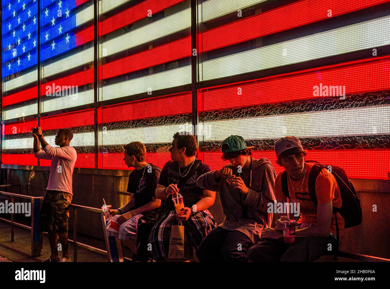 Armed forces times square recruiting station hi-res stock photography ...