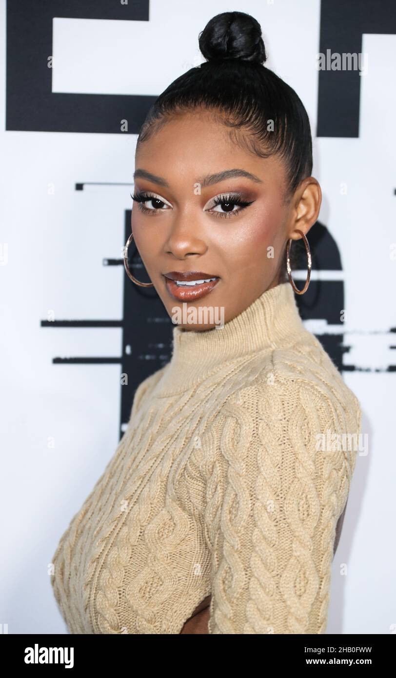 HOLLYWOOD, LOS ANGELES, CALIFORNIA, USA - DECEMBER 15: Makayla Did ...