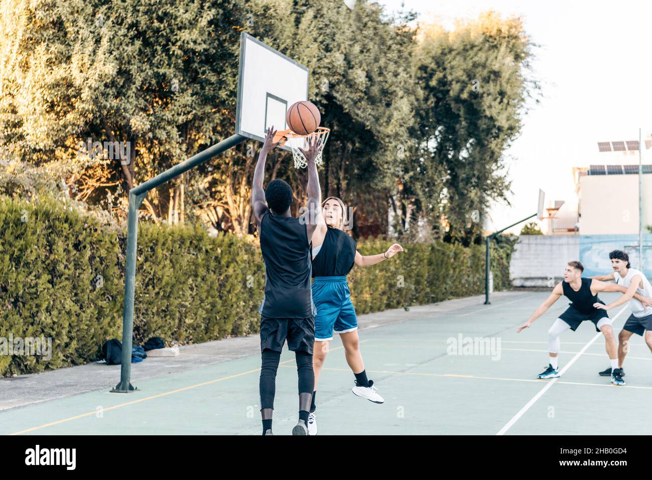 Basketball court park hi-res stock photography and images - Alamy