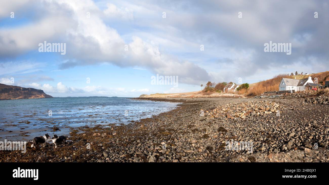 People in spain beach uk hi-res stock photography and images - Alamy