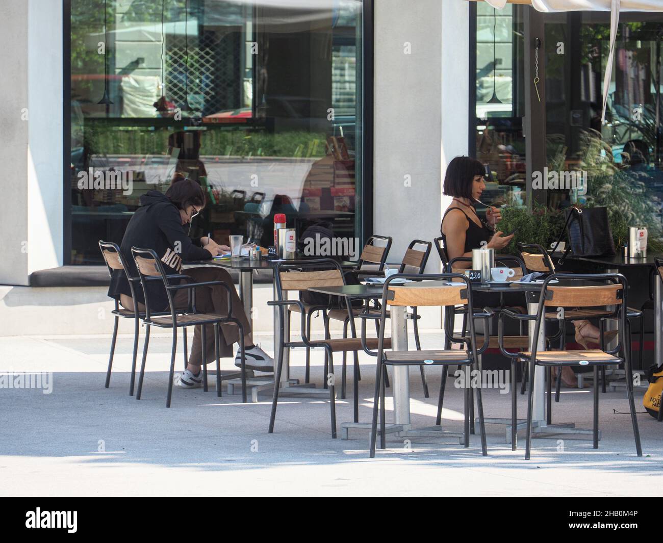 Cafe milan hi-res stock photography and images - Alamy