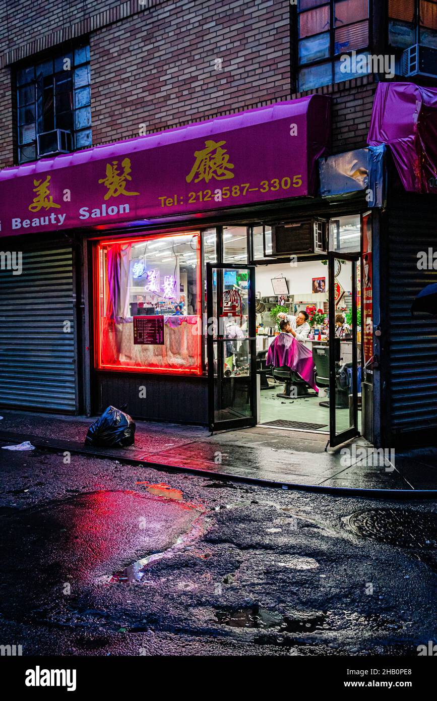 Canal street shops manhattan new hi-res stock photography and images ...