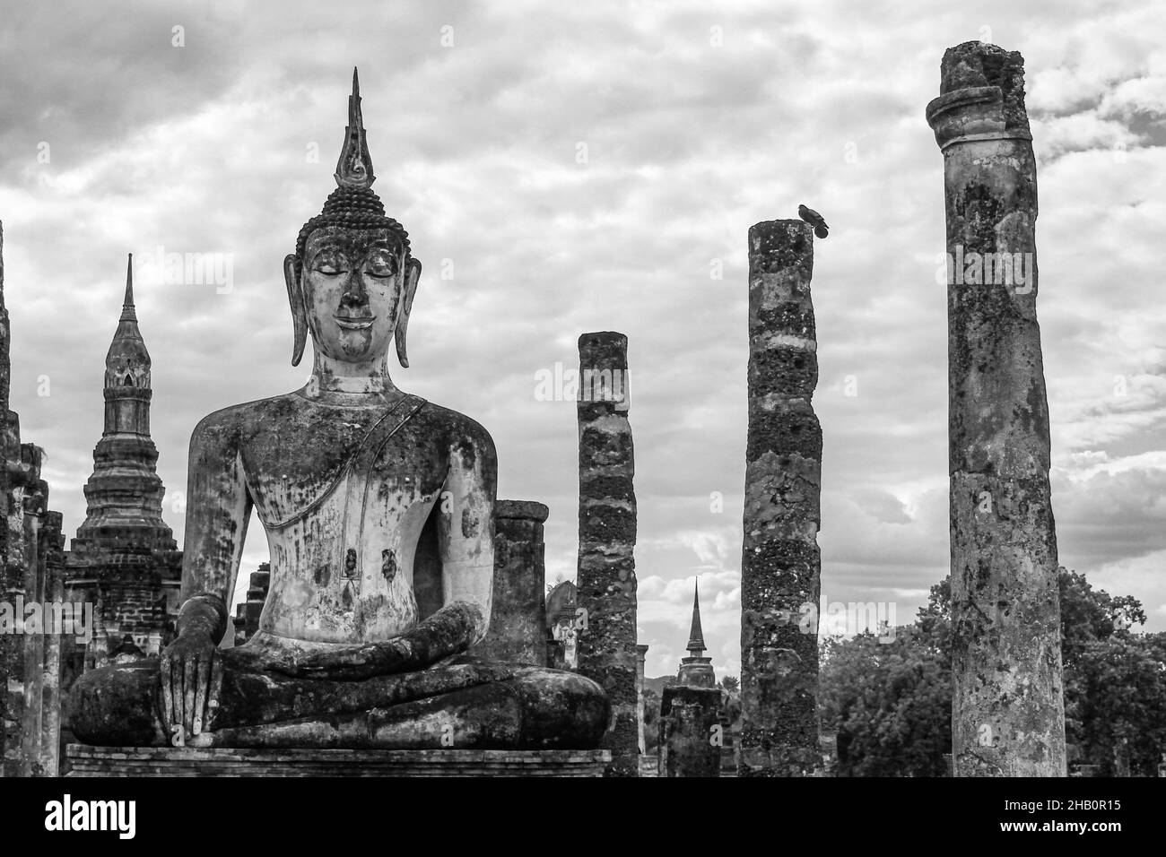Sculpture temple buddhism Black and White Stock Photos & Images - Alamy
