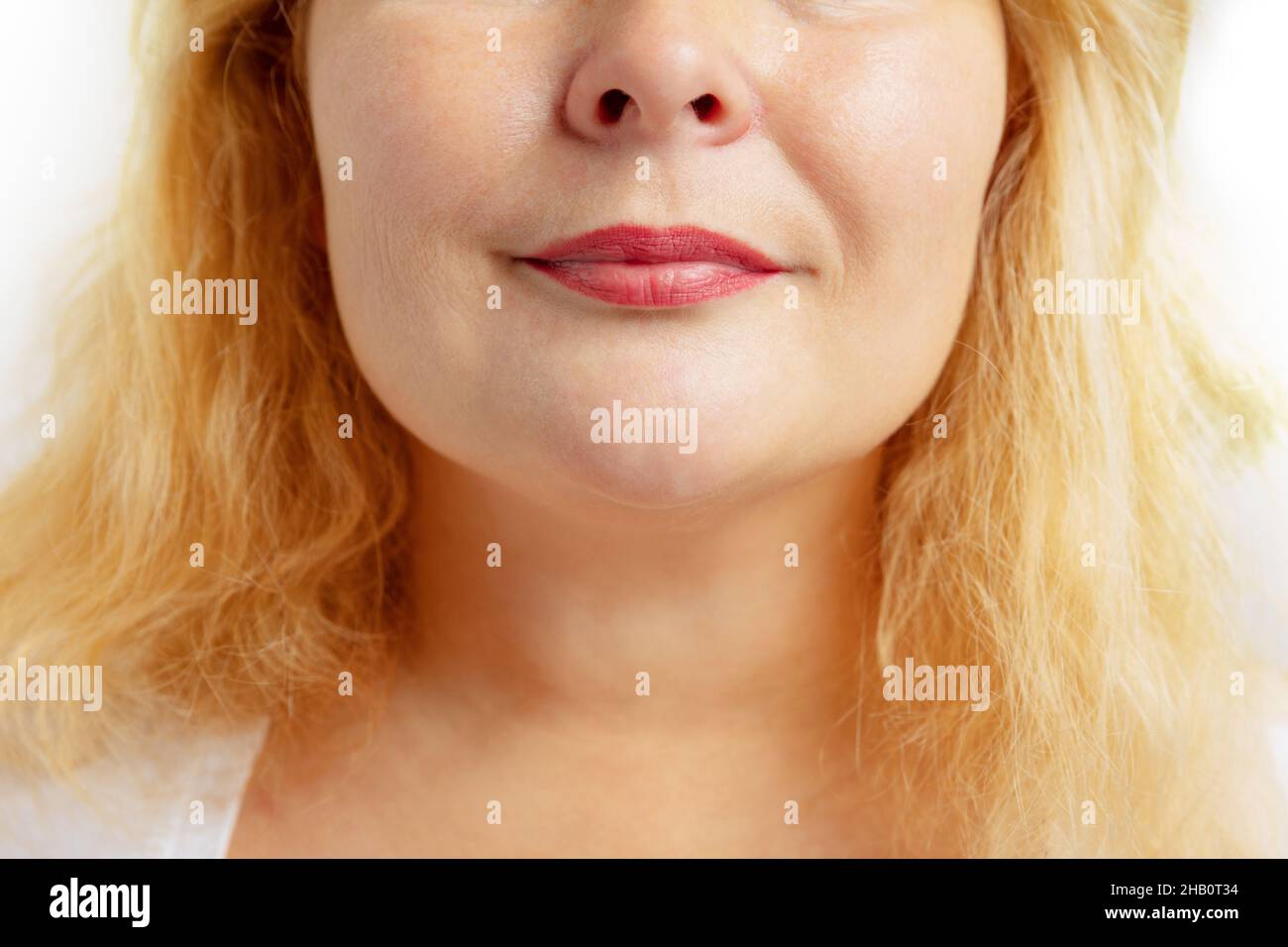 Closed lips hi-res stock photography and images - Alamy