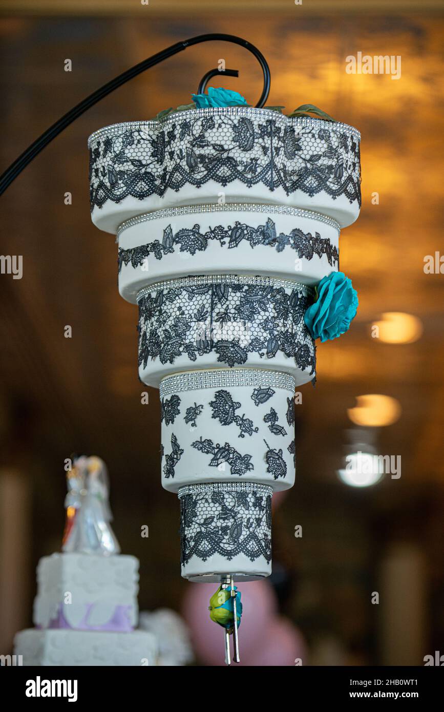 Amazing upside down cake hanging on display Stock Photo - Alamy Amazing upside down cake hanging on display Stock Photo - Alamy