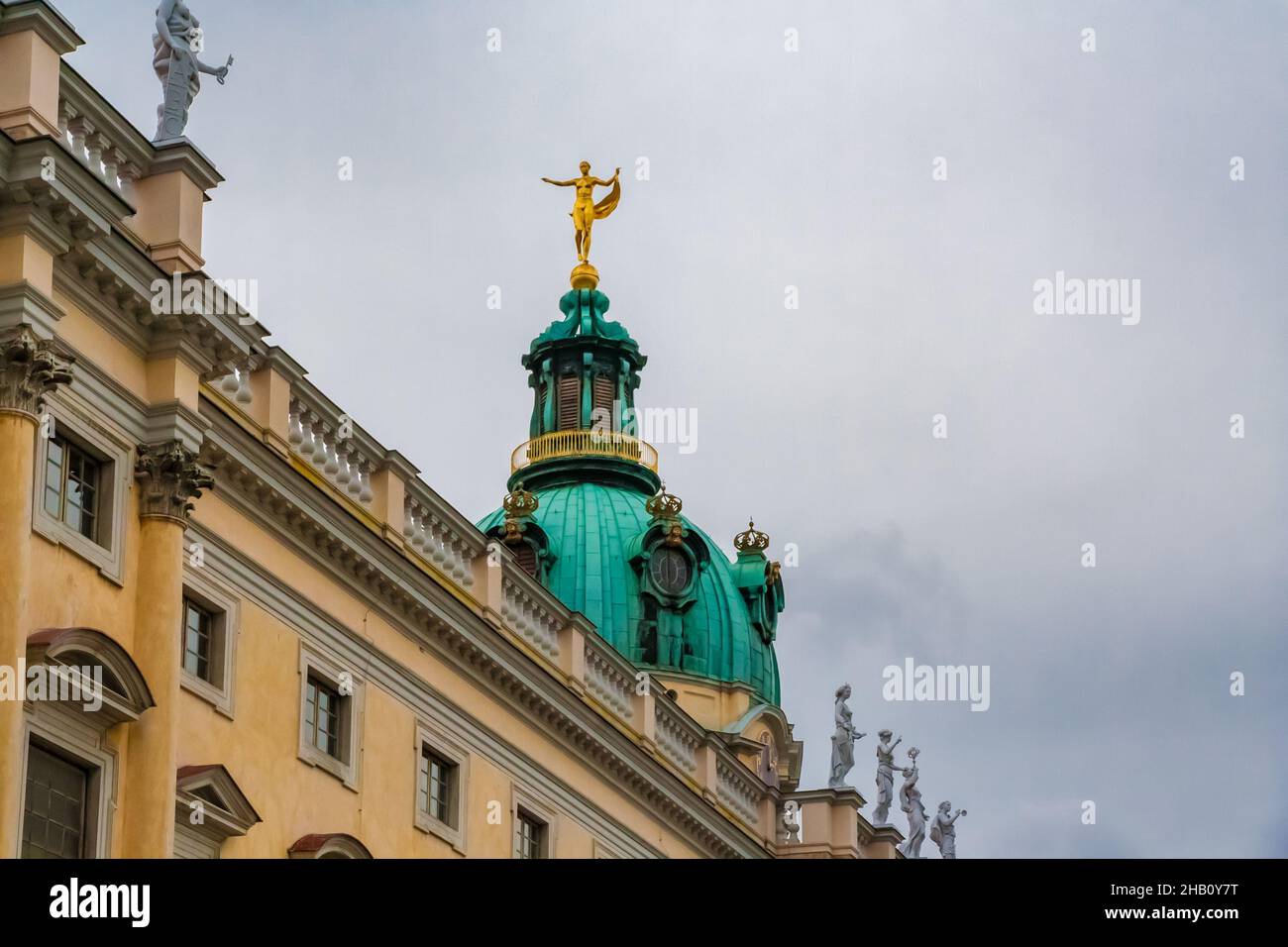 Wind vane hi-res stock photography and images - Alamy