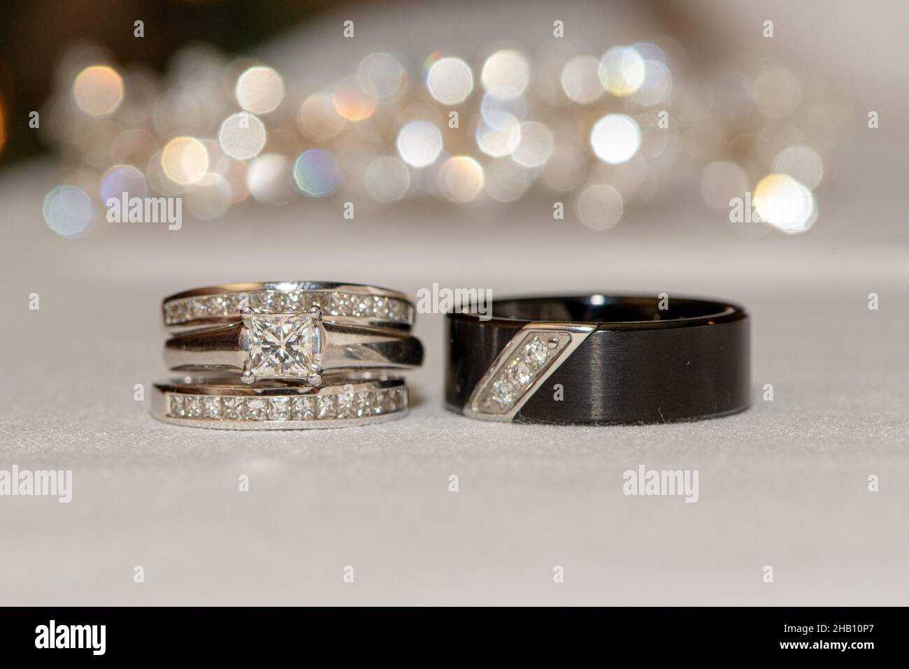 Black gold stones hi-res stock photography and images - Alamy