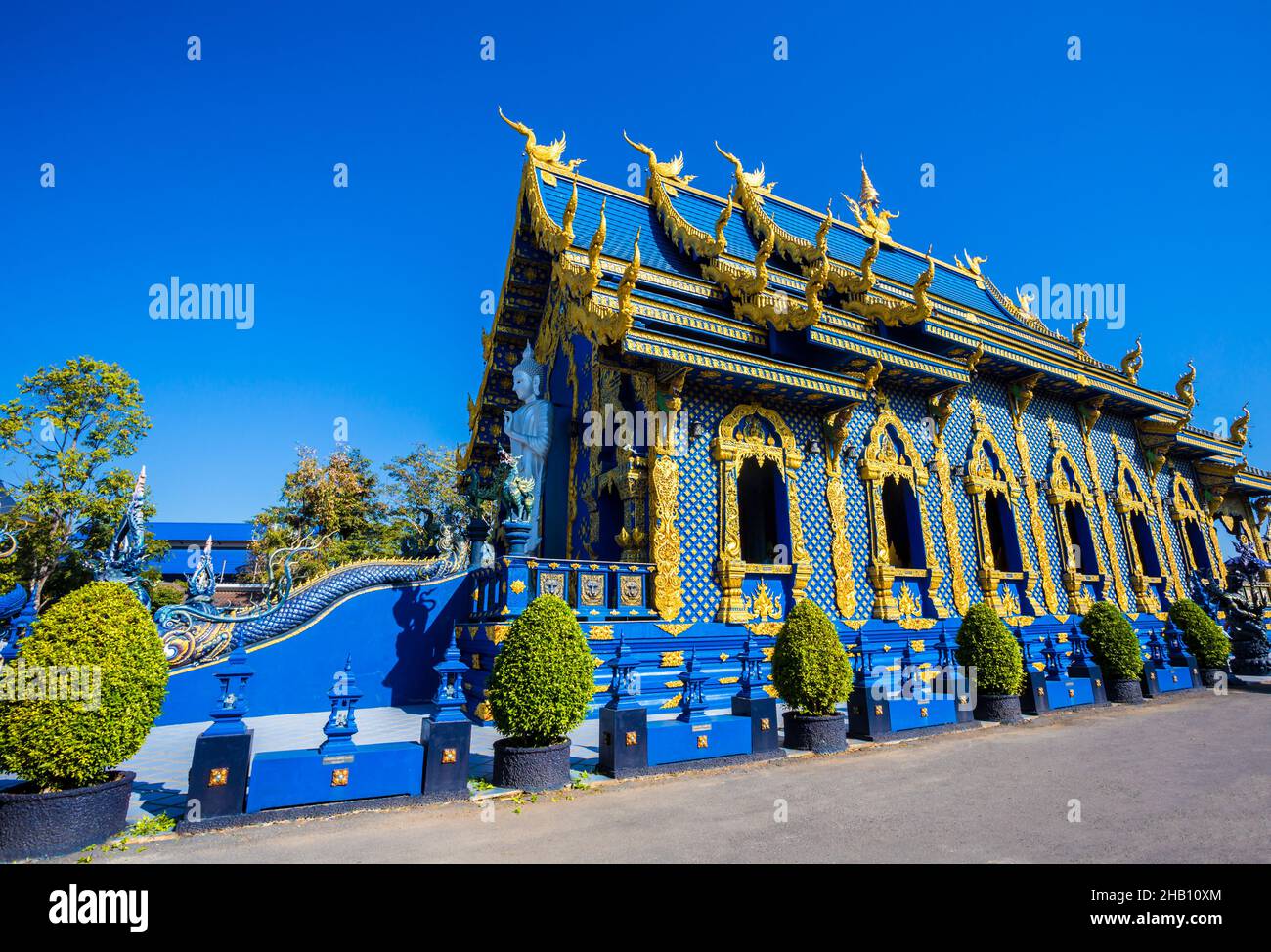 Beautiful of blue temple Wat Rong Sua Ten the amazing temple at ...