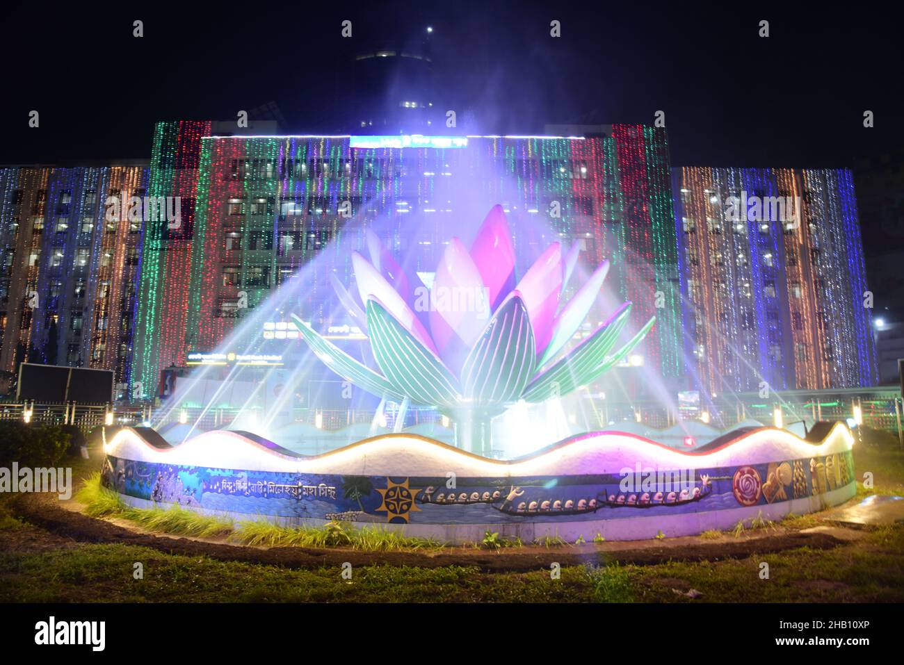 Lighting in Motijheel of the capital on the occasion of Victory Day ...