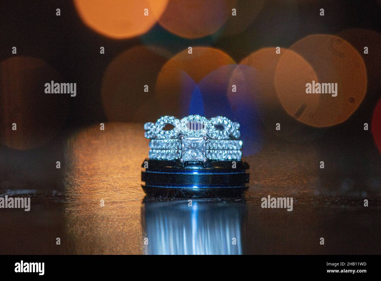 Engagement ring two stones hi-res stock photography and images - Alamy