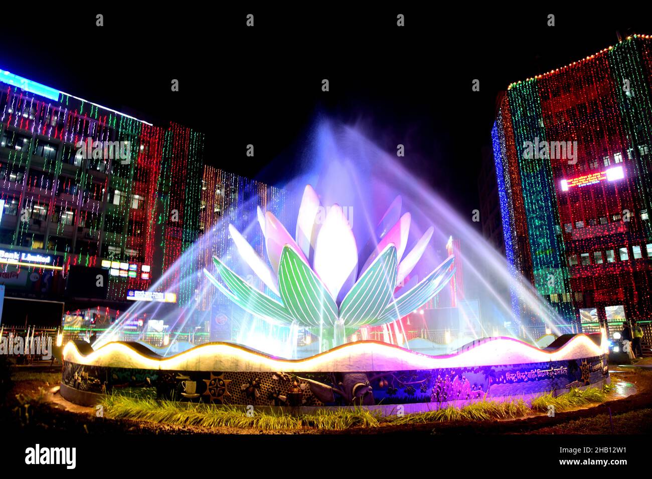 Lighting in Motijheel of the capital on the occasion of Victory Day ...