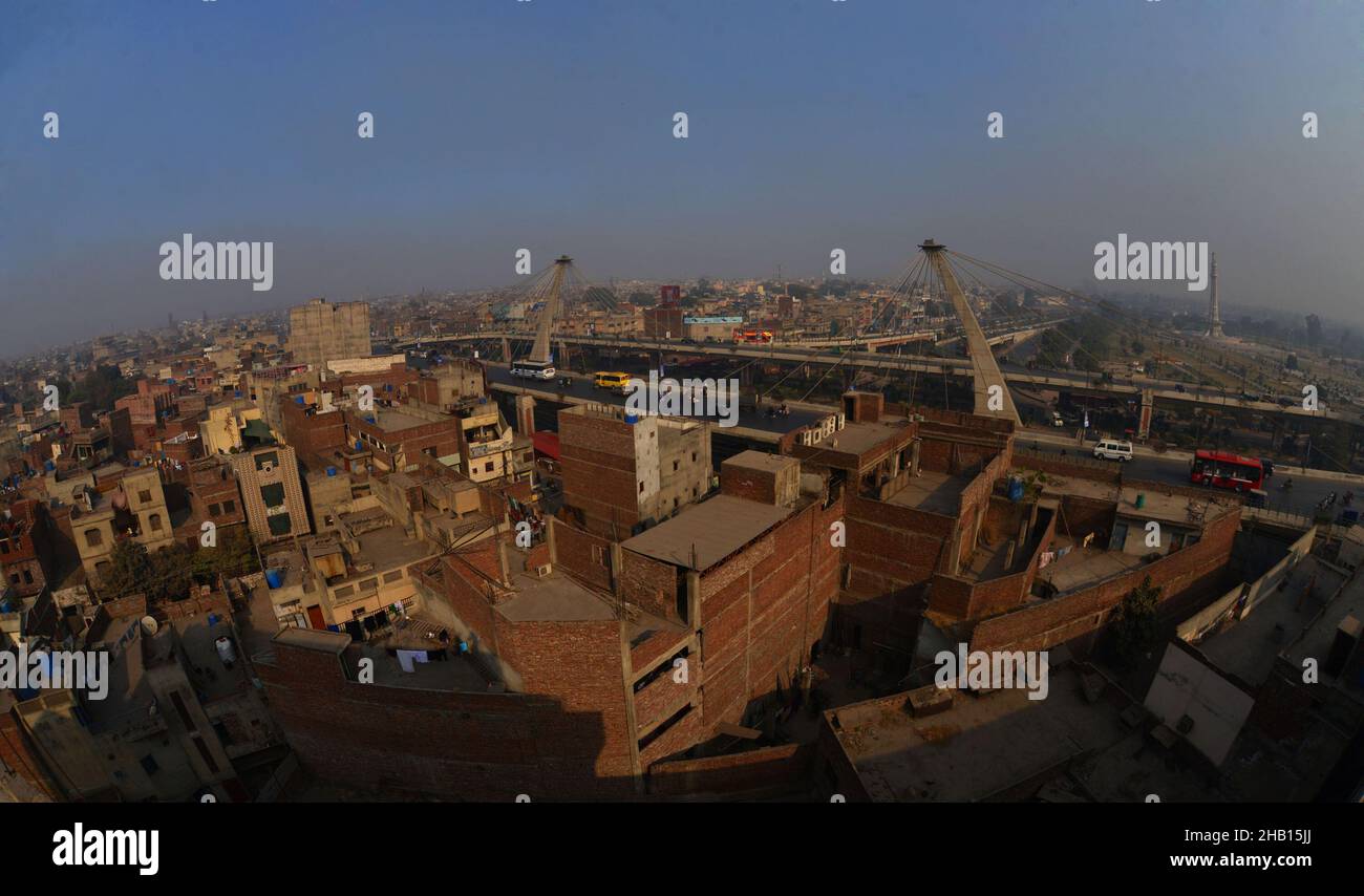 Pakistan air pollution hi-res stock photography and images - Alamy