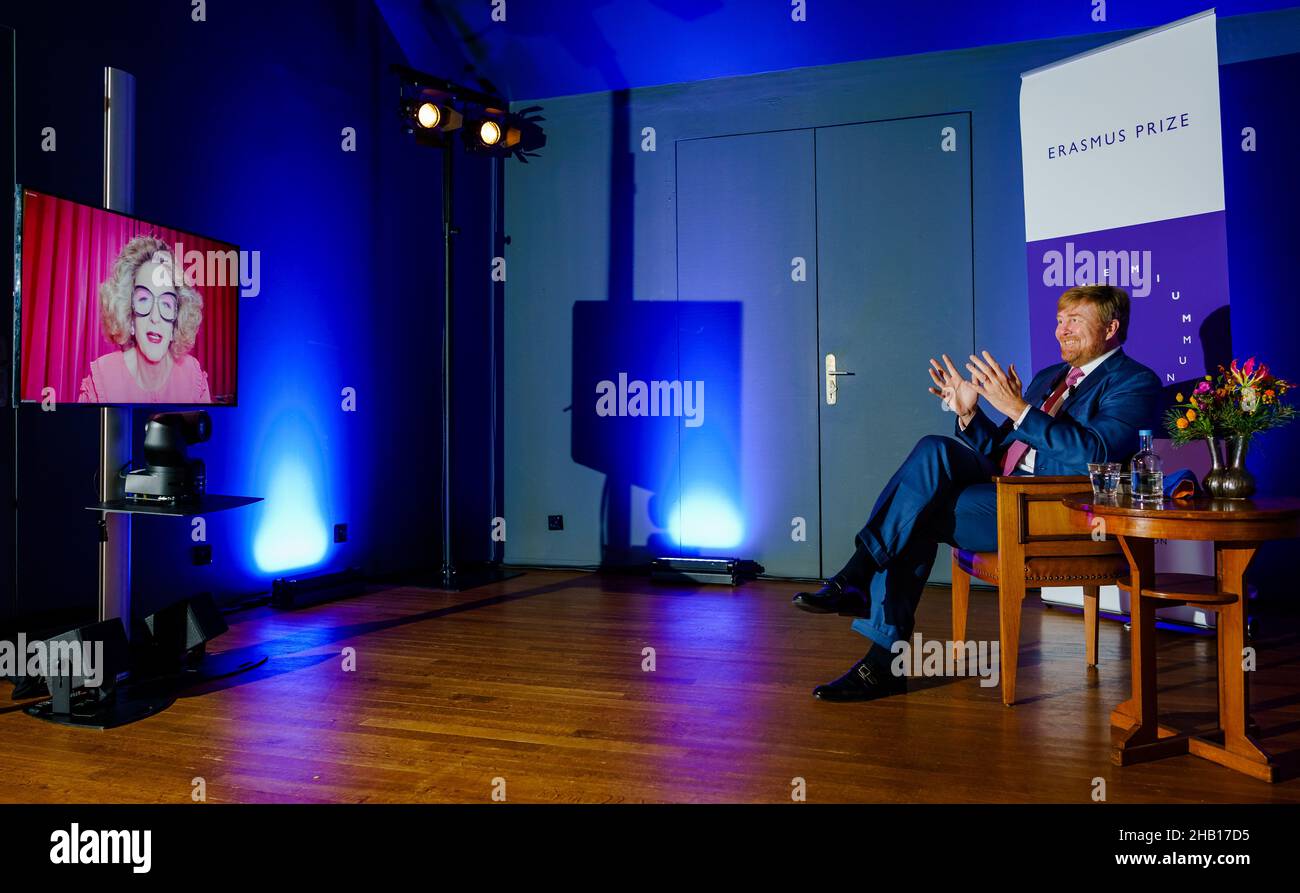 King Willem-Alexander visits the exhibition of Erasmus Prize Winner ...