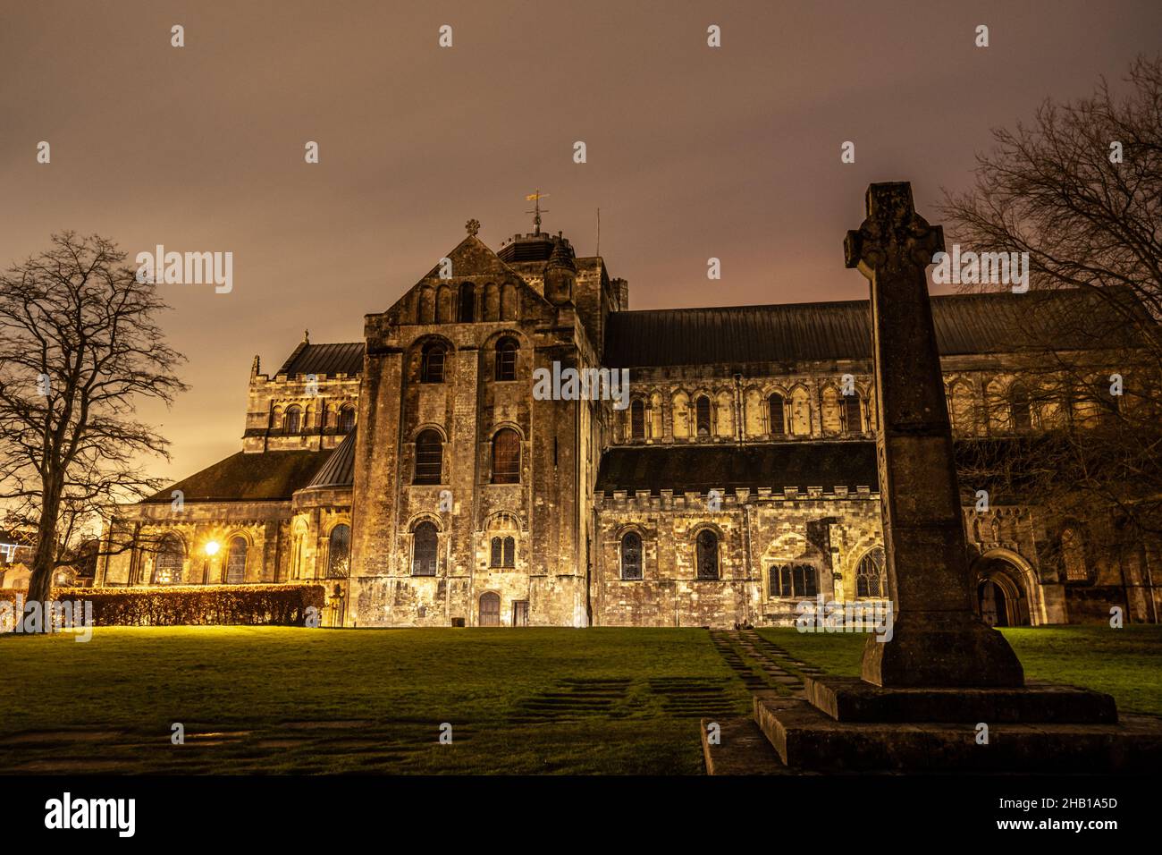 View of Romsey Abbey at night in December or winter, Hampshire, England ...