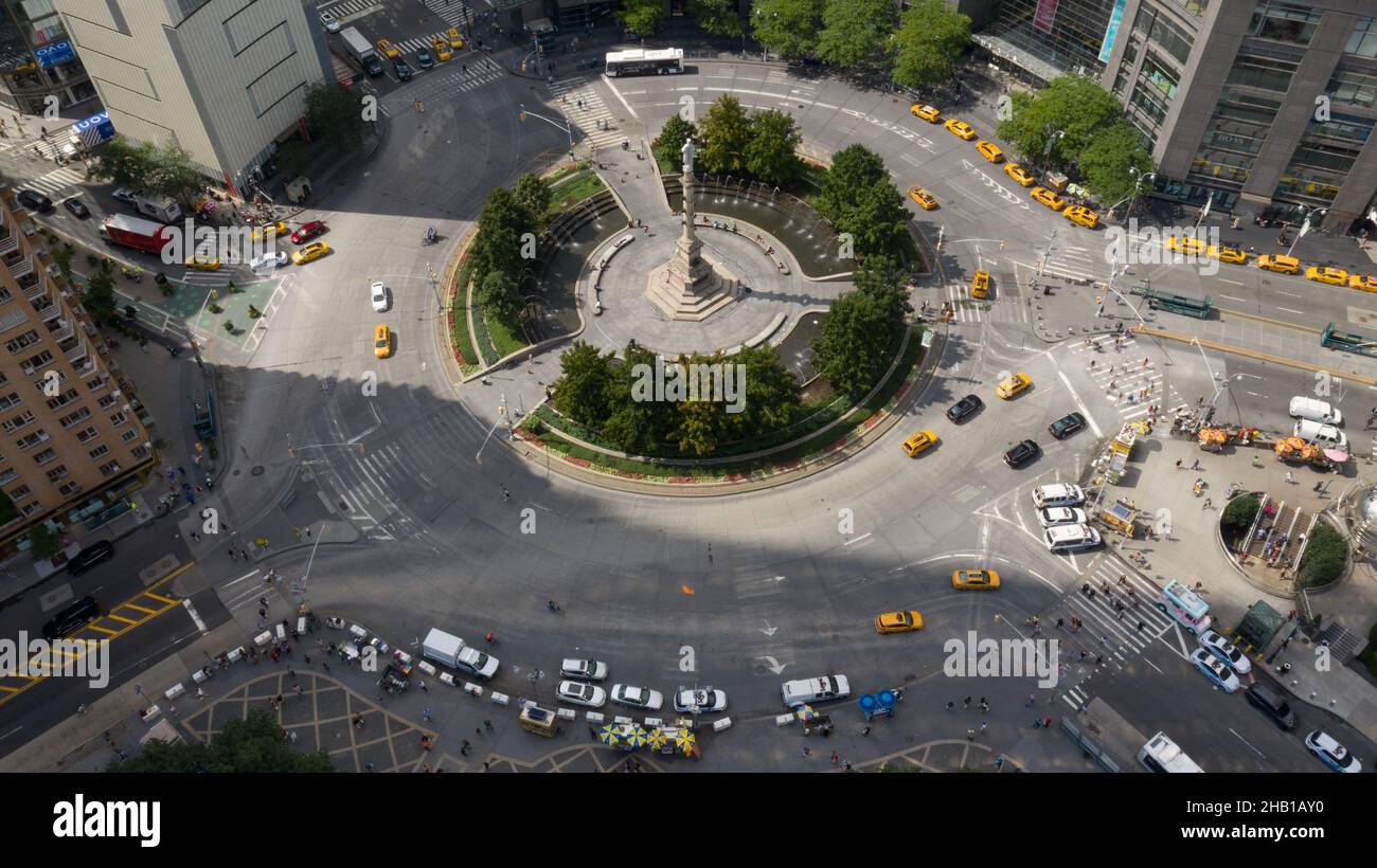 Aerial view of a roundabout with trees and cars on the highways Stock ...