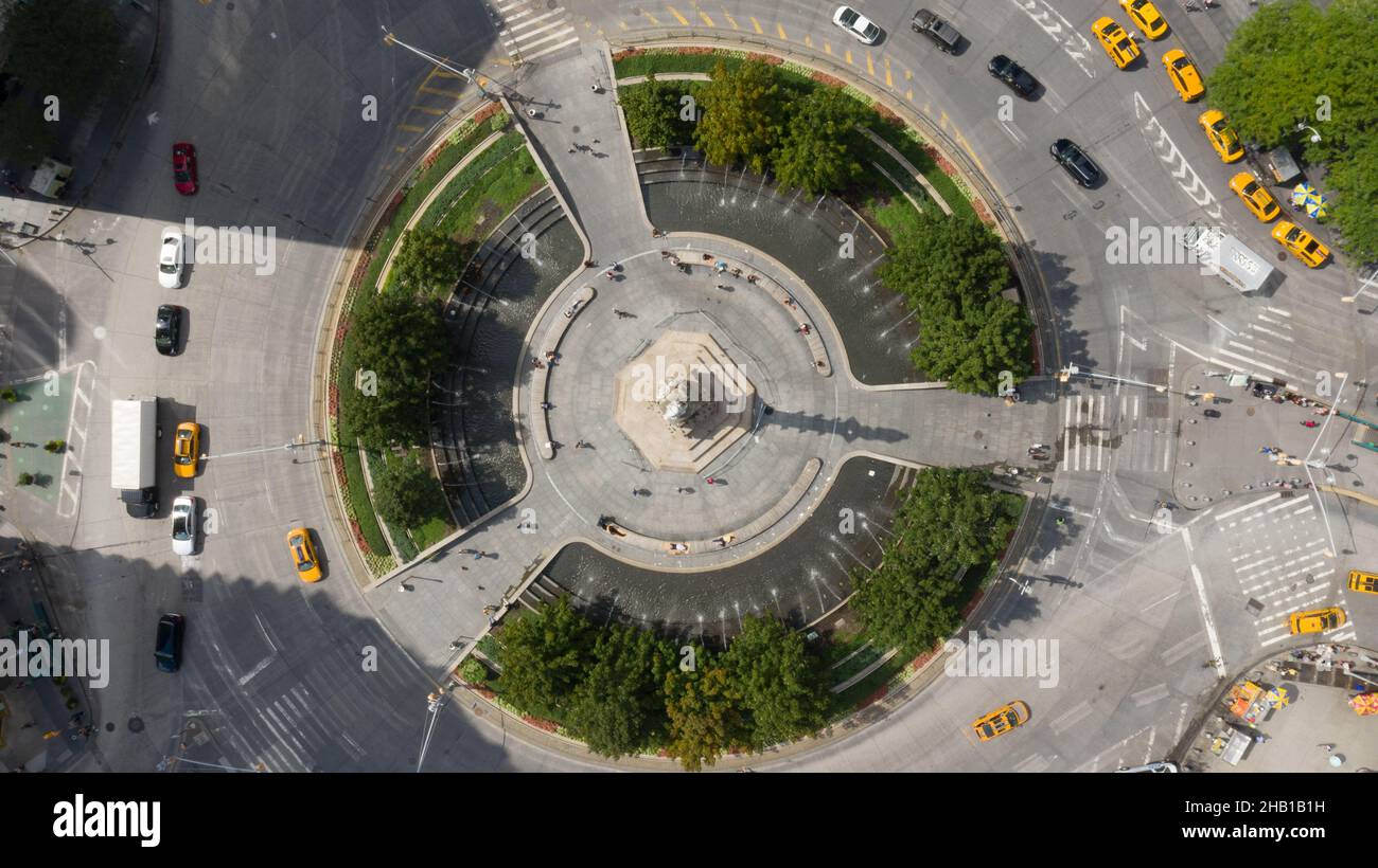 Aerial view of a roundabout with trees and cars on the highways Stock ...