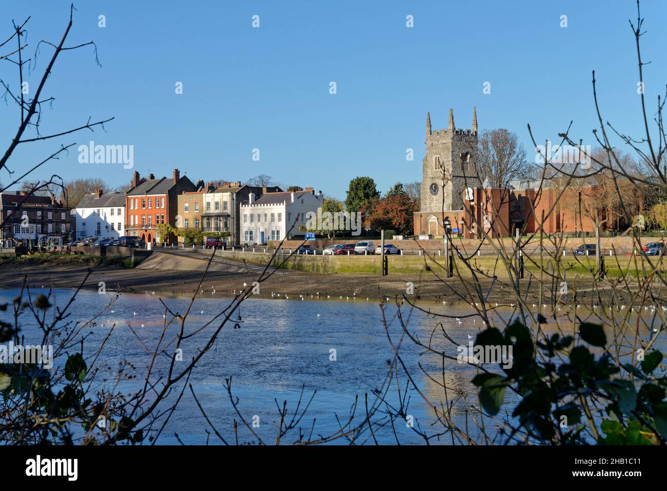 The riverside at Isleworth on a sunny winters day West London England ...