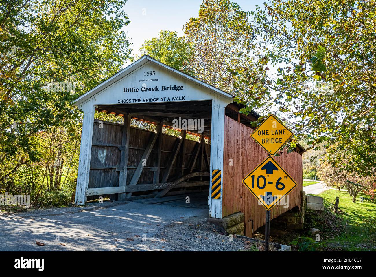 The Billie Creek Covered Bridge crosses Williams Creek during Autumn ...