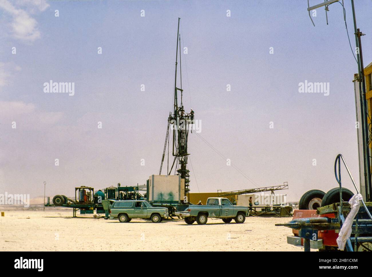 Oil industry in Ras Tanura area, Saudi Arabia, drilling rig in desert ...