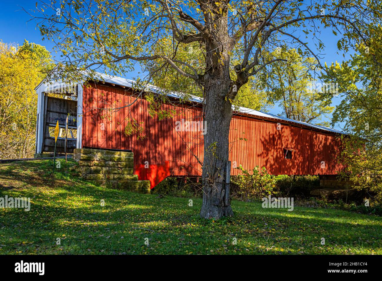 The Crooks Covered Bridge crosses Little Raccoon Creek during Autumn ...