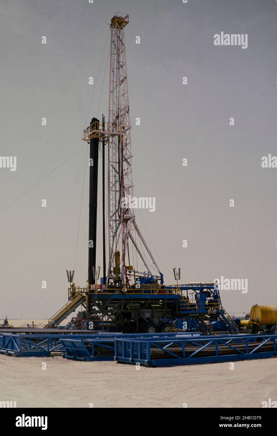 Oil industry in Ras Tanura area, Saudi Arabia, drilling rig in desert ...