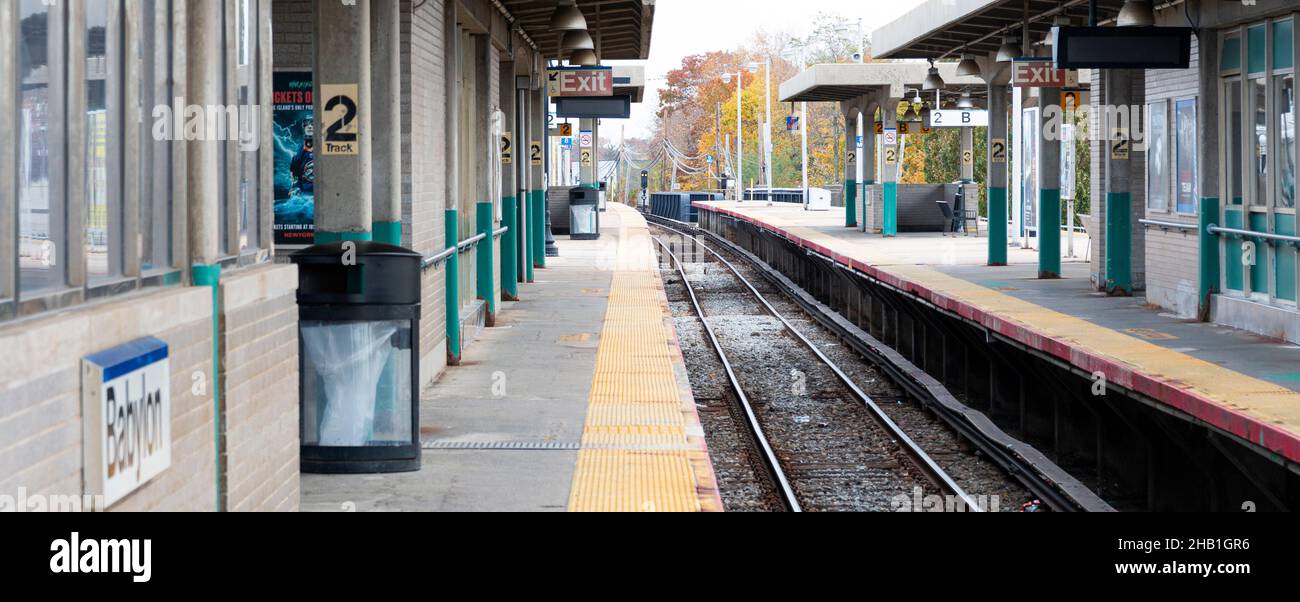 Long island railway station hi-res stock photography and images - Alamy