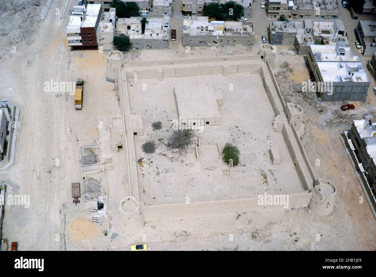 Saudi arabia adobe building hi-res stock photography and images - Alamy