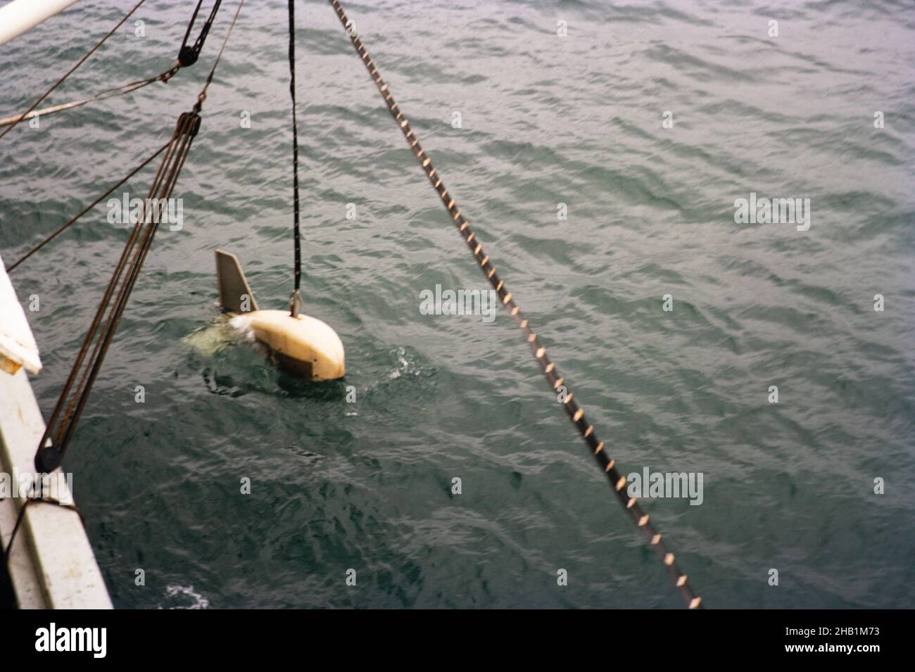 Float device for scientific study of sea floor echo-sounding sound ...