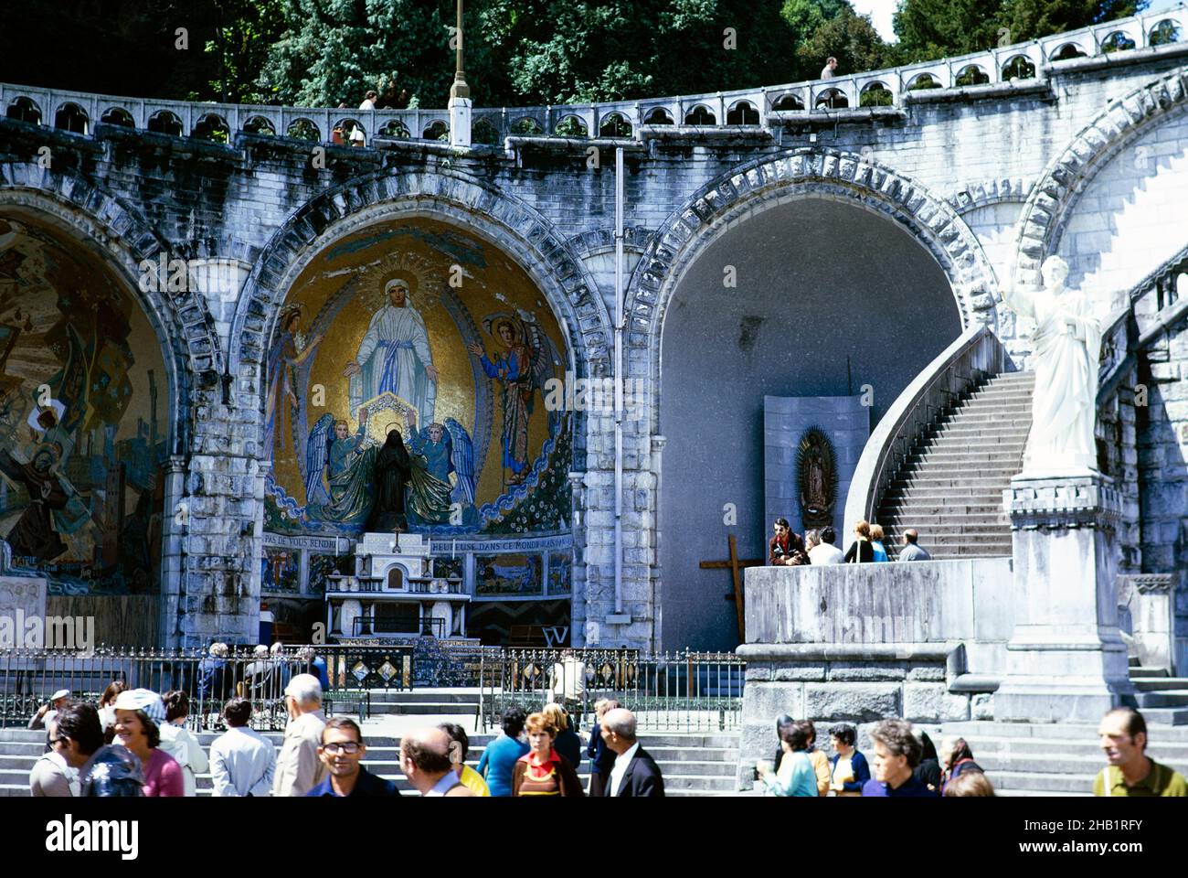 Altars part of the Basilica of the Immaculate Conception church ...