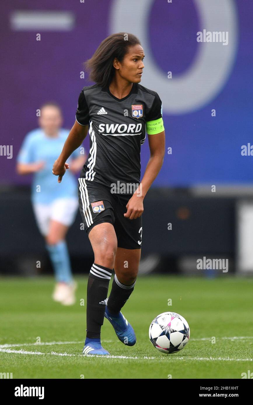 Lyon’s captain Wendie Renard in action Stock Photo - Alamy Lyon’s captain Wendie Renard in action Stock Photo - Alamy