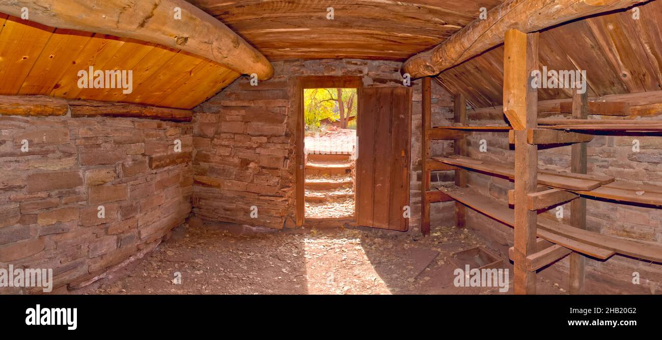 Old root cellar hi-res stock photography and images - Alamy