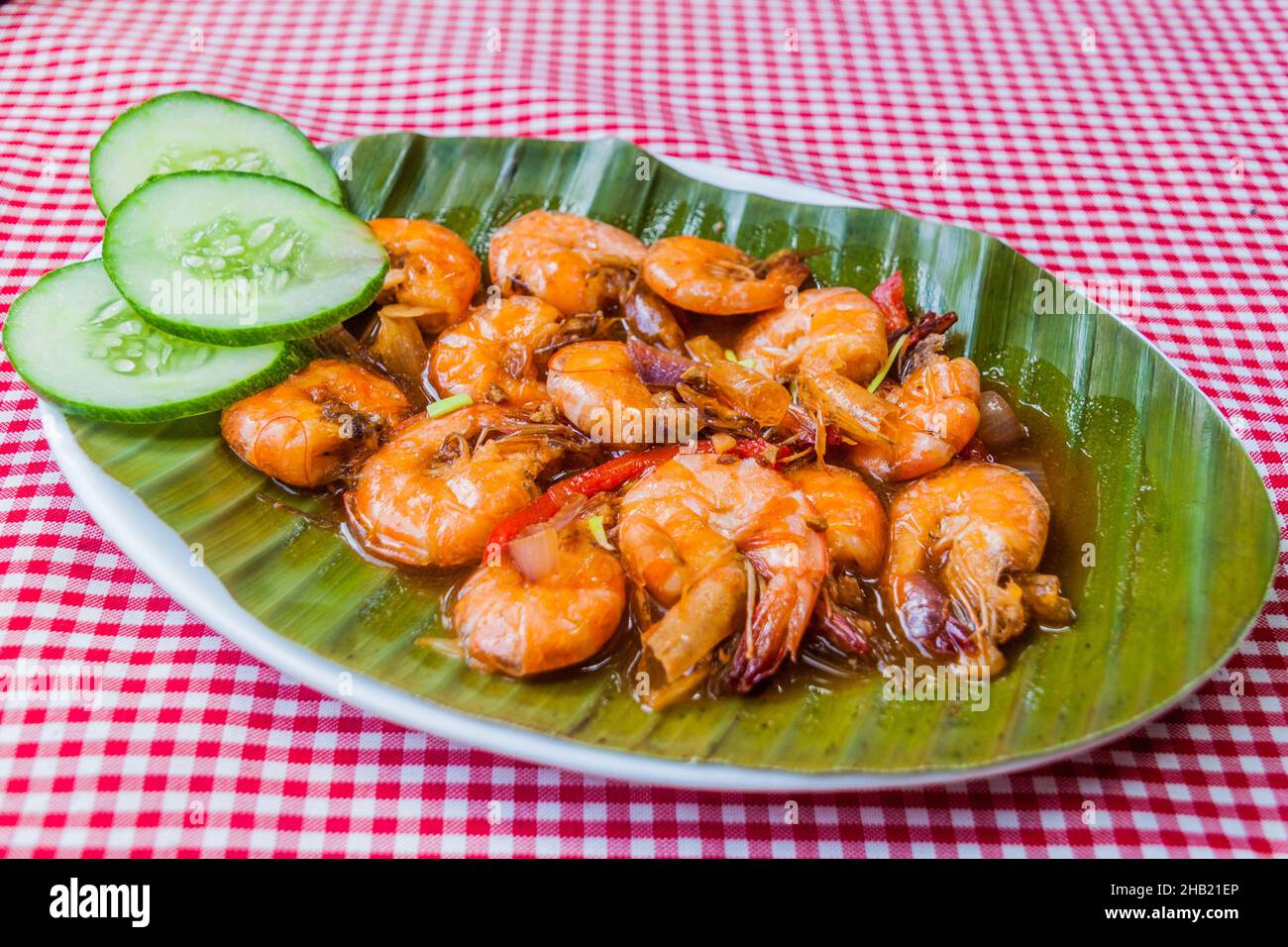Meal in Philippines - shrimps in vegetable sauce Stock Photo - Alamy