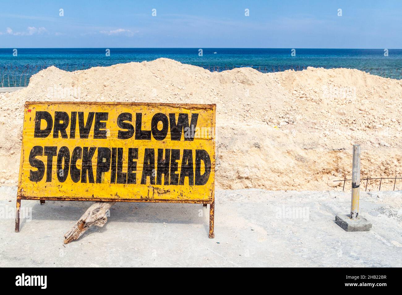 Sand stockpile hi-res stock photography and images - Alamy