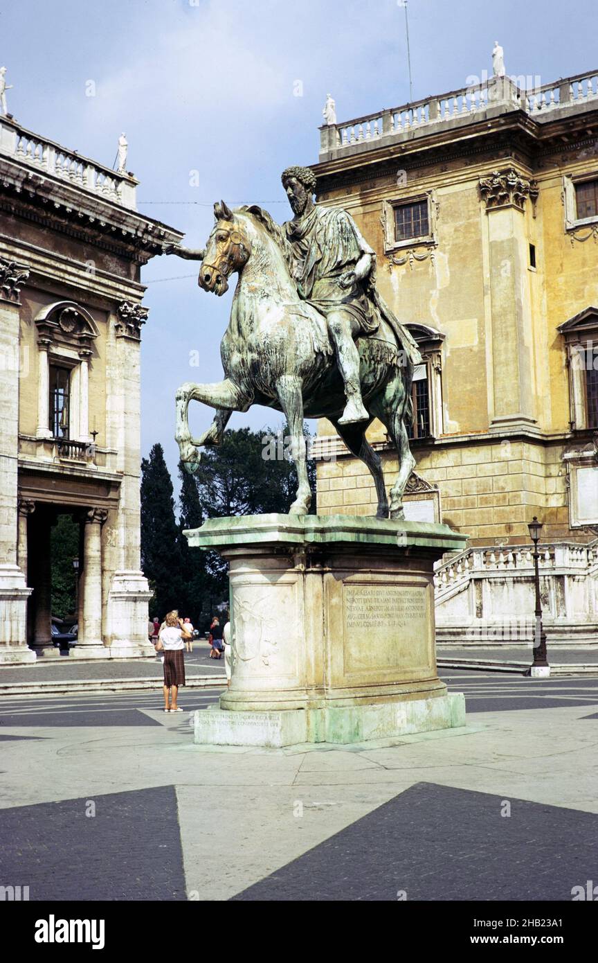 Equestrian statue of Marcus Aurelius, ancient Roman equestrian statue ...
