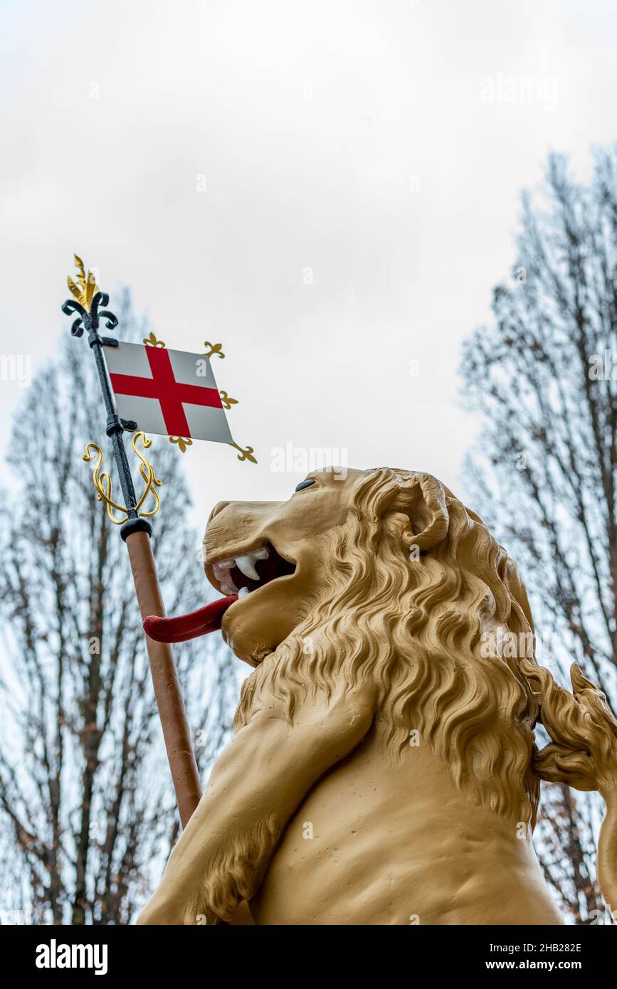 english national embelm. lion holding st george cross flag, patriotic ...