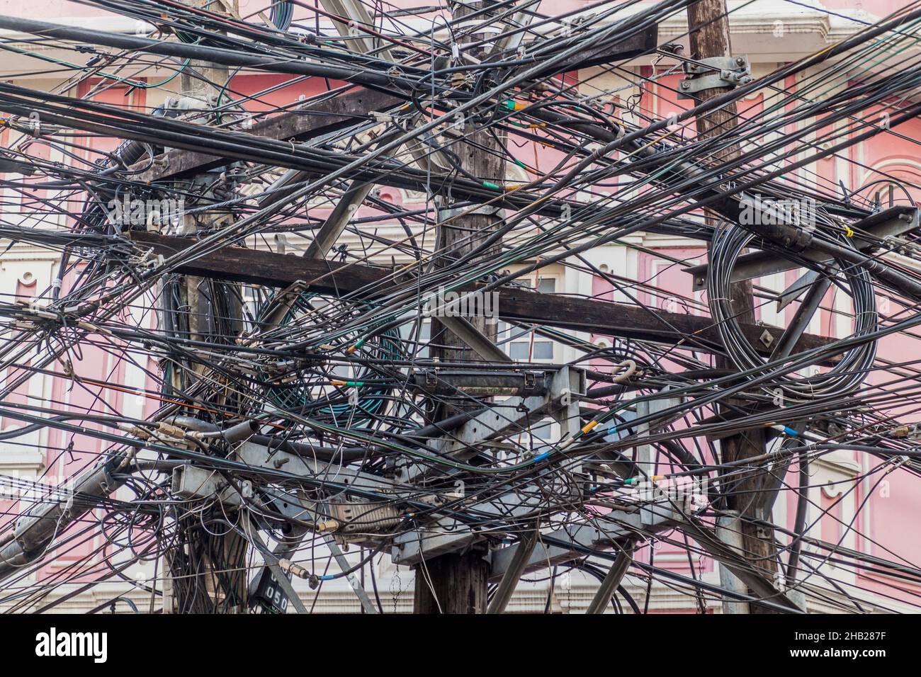 Chaos of cables in Manila, Philippines Stock Photo - Alamy