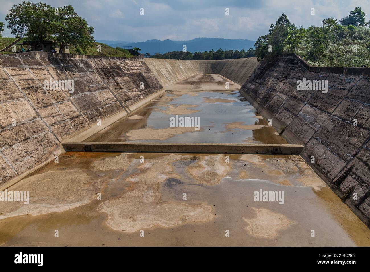 Dam on lake bohol philippines hi-res stock photography and images - Alamy