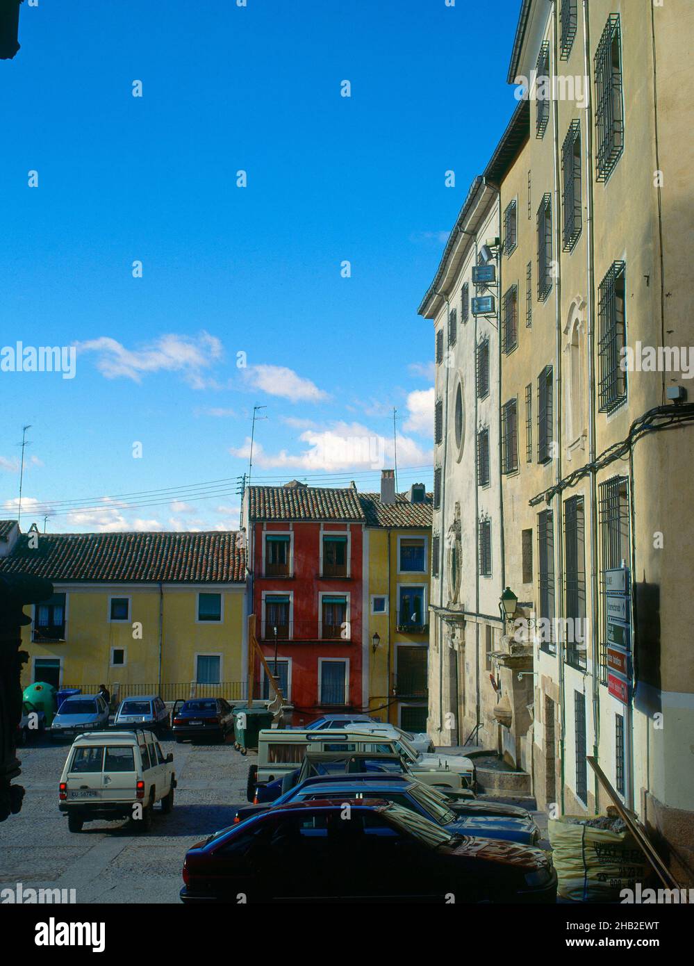 PLAZA MAYOR-RINCON CON COCHES APARCADOS. Location: EXTERIOR. BASIN ...