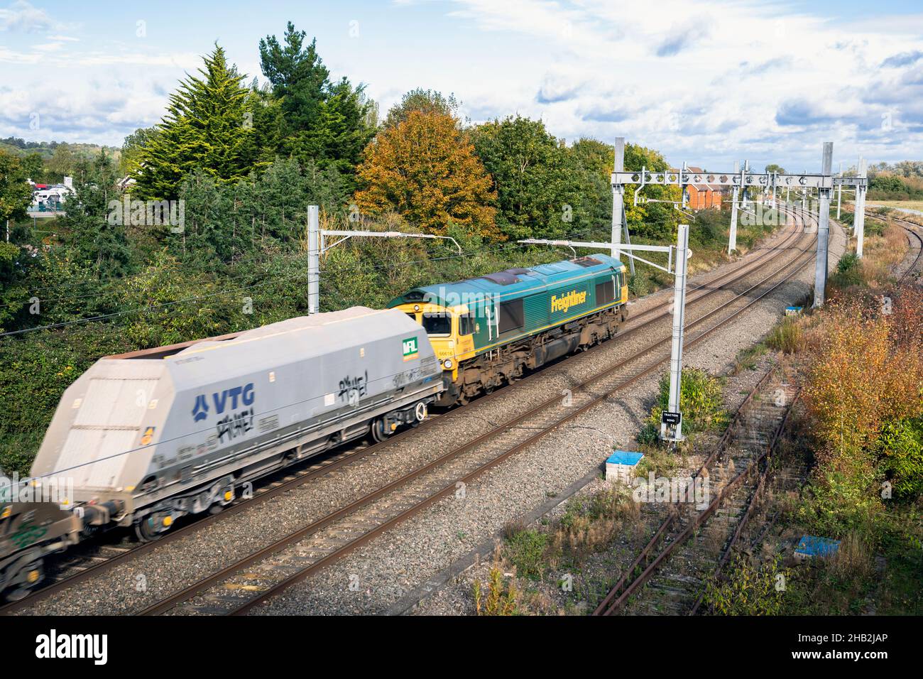 UK, England, Berkshire, Padworth Village, Freightliner Class 66 No ...