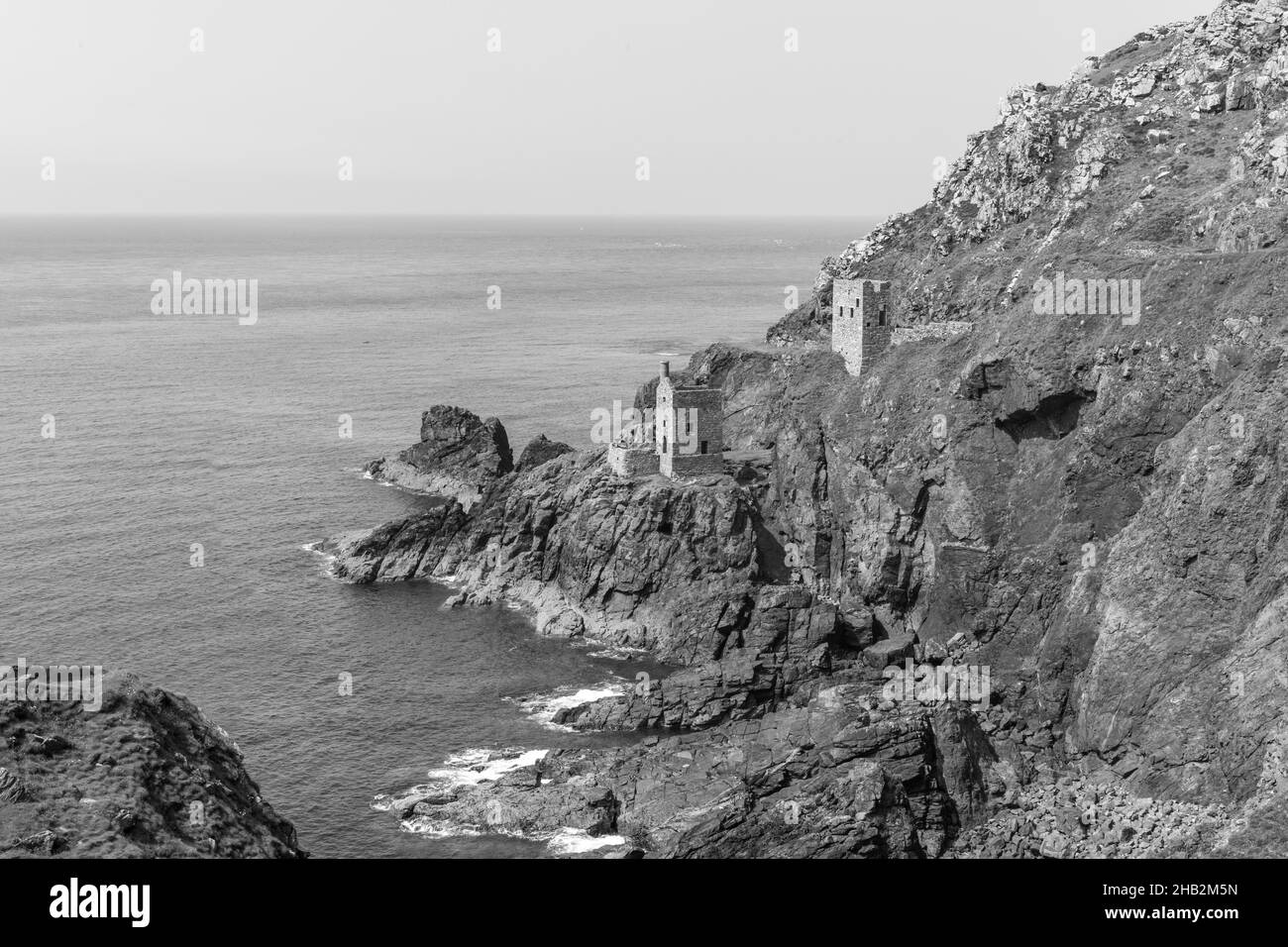 The engine houses at the Crowns mine at Botallack mine in Cornwall ...