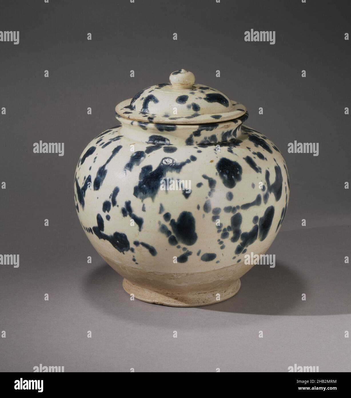 Covered Jar, Chinese, Tang dynasty, 618–907, 8th century, Earthenware ...