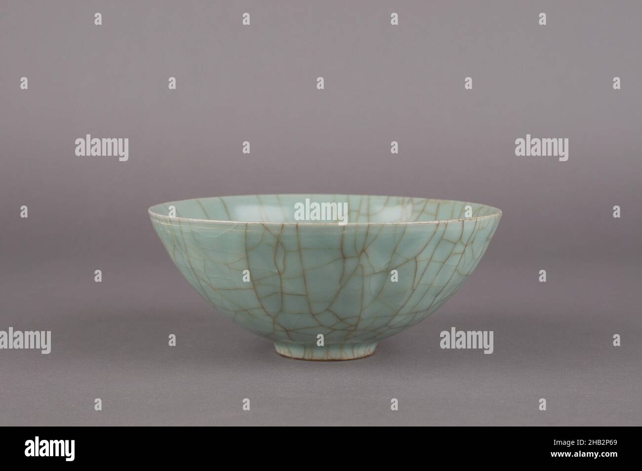 Longquan ware porcelaneous stoneware hi-res stock photography and ...